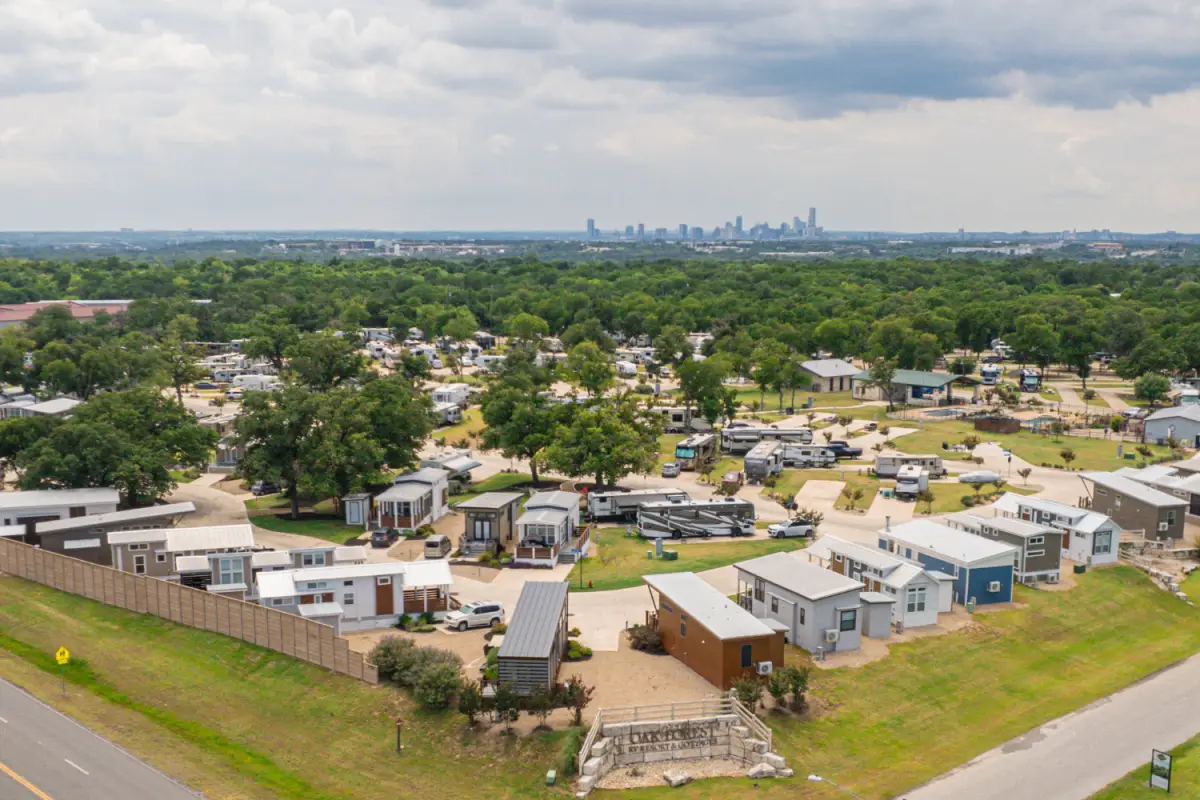Embracing the RV Lifestyle in Austin: Tips and Insights - Roberts Resorts