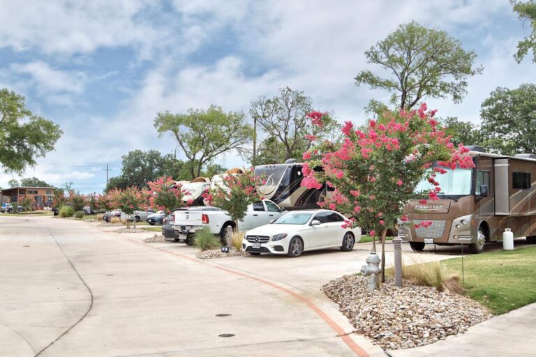 Roberts Resorts - Live The Good Life